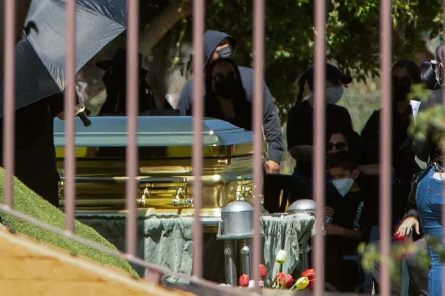 Flowers, music, and soldiers at funeral of drug lord - The Daily Tribunal